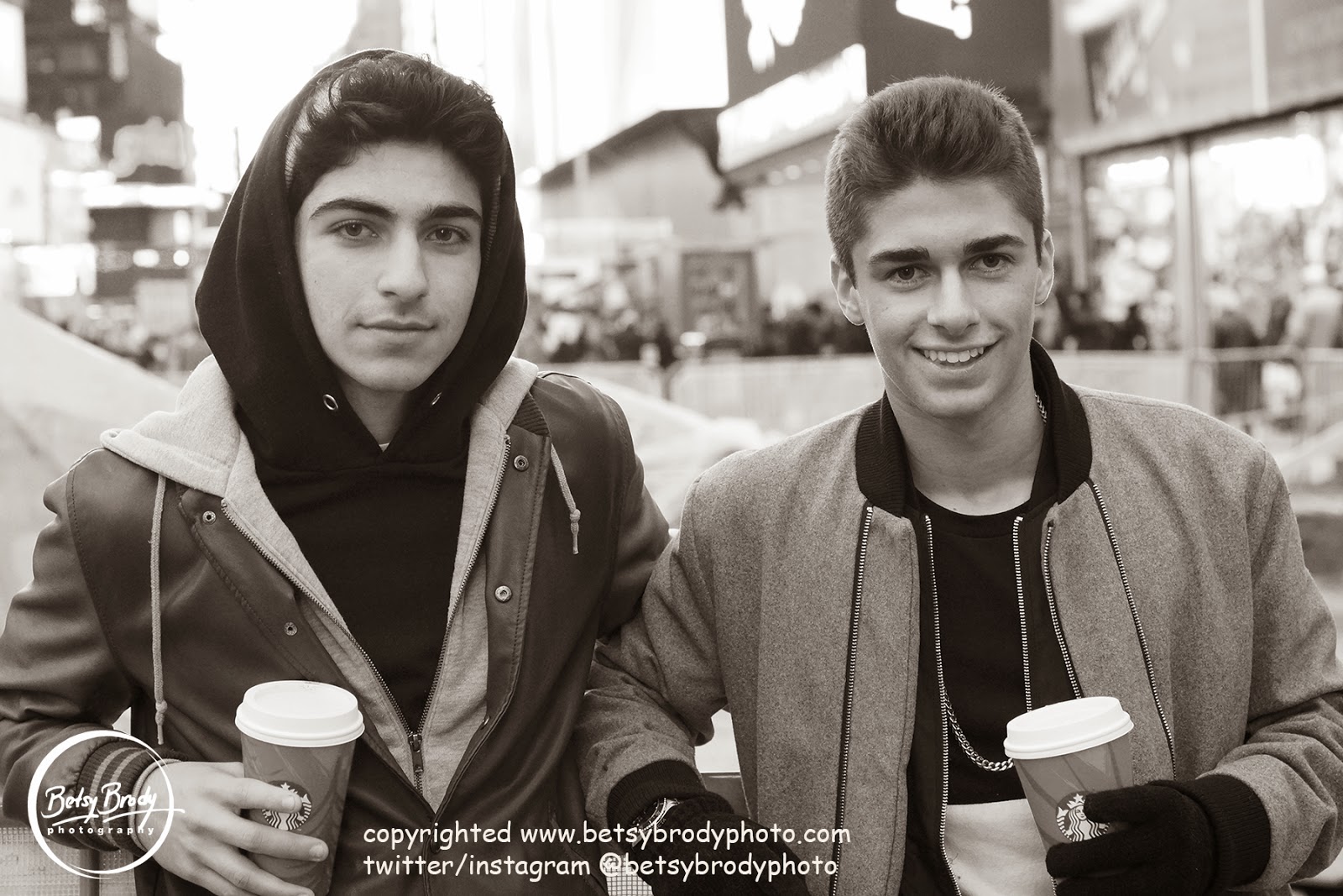 Betsy Brody Photography: New York City meet up in Times Square with ...