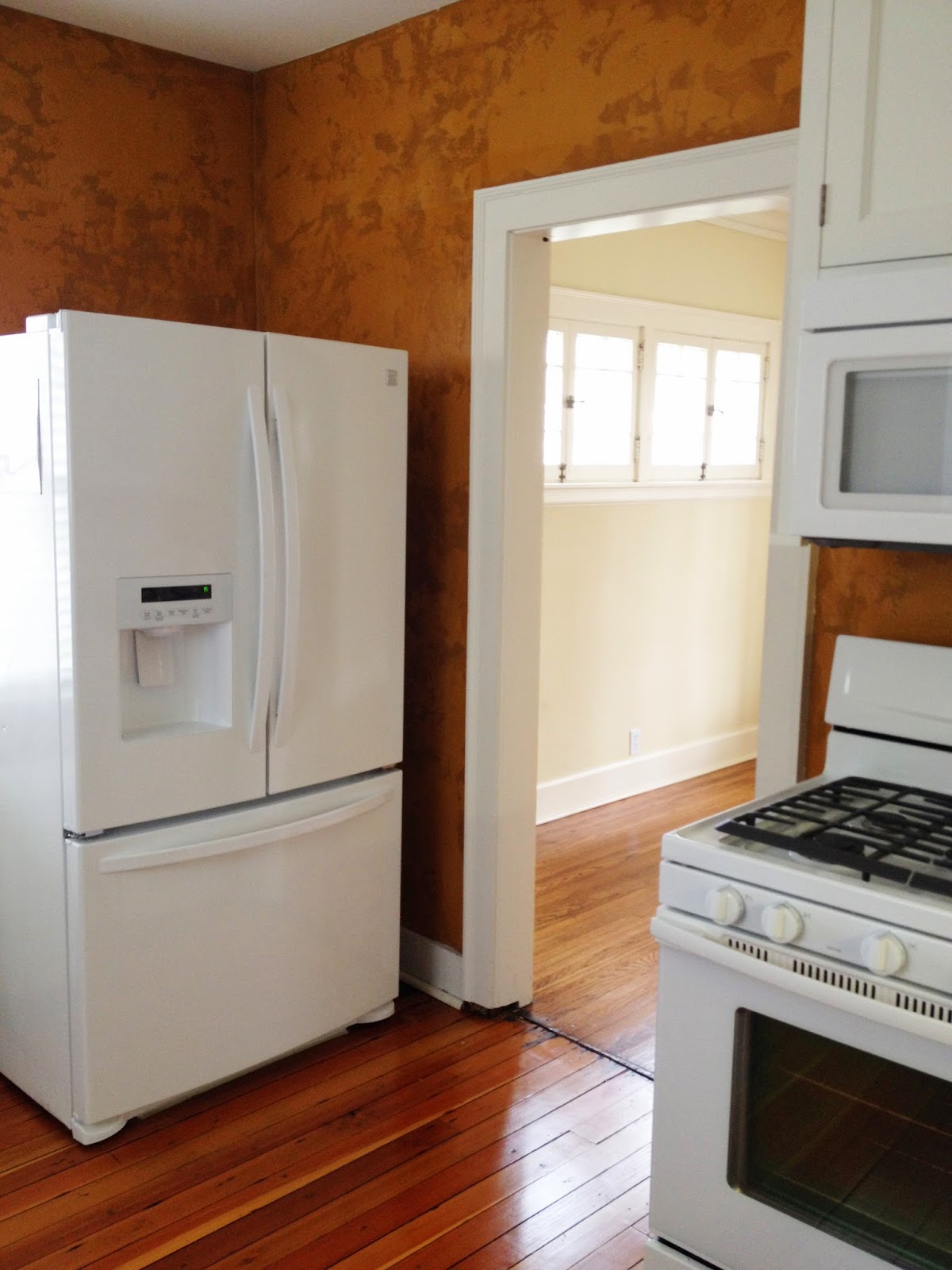 Kendal Lynn Designs: Skim coating our kitchen walls