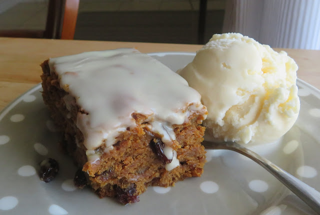 Old Fashioned Gingerbread | The English Kitchen