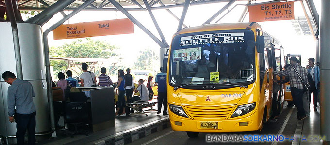 Shuttle Bus gratis di bandara Internasional Soekarno-Hatta Cengkareng ...