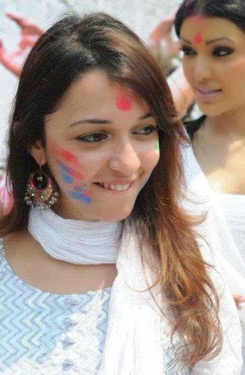 Indian simple girl on lovely pose pic - Fine Web