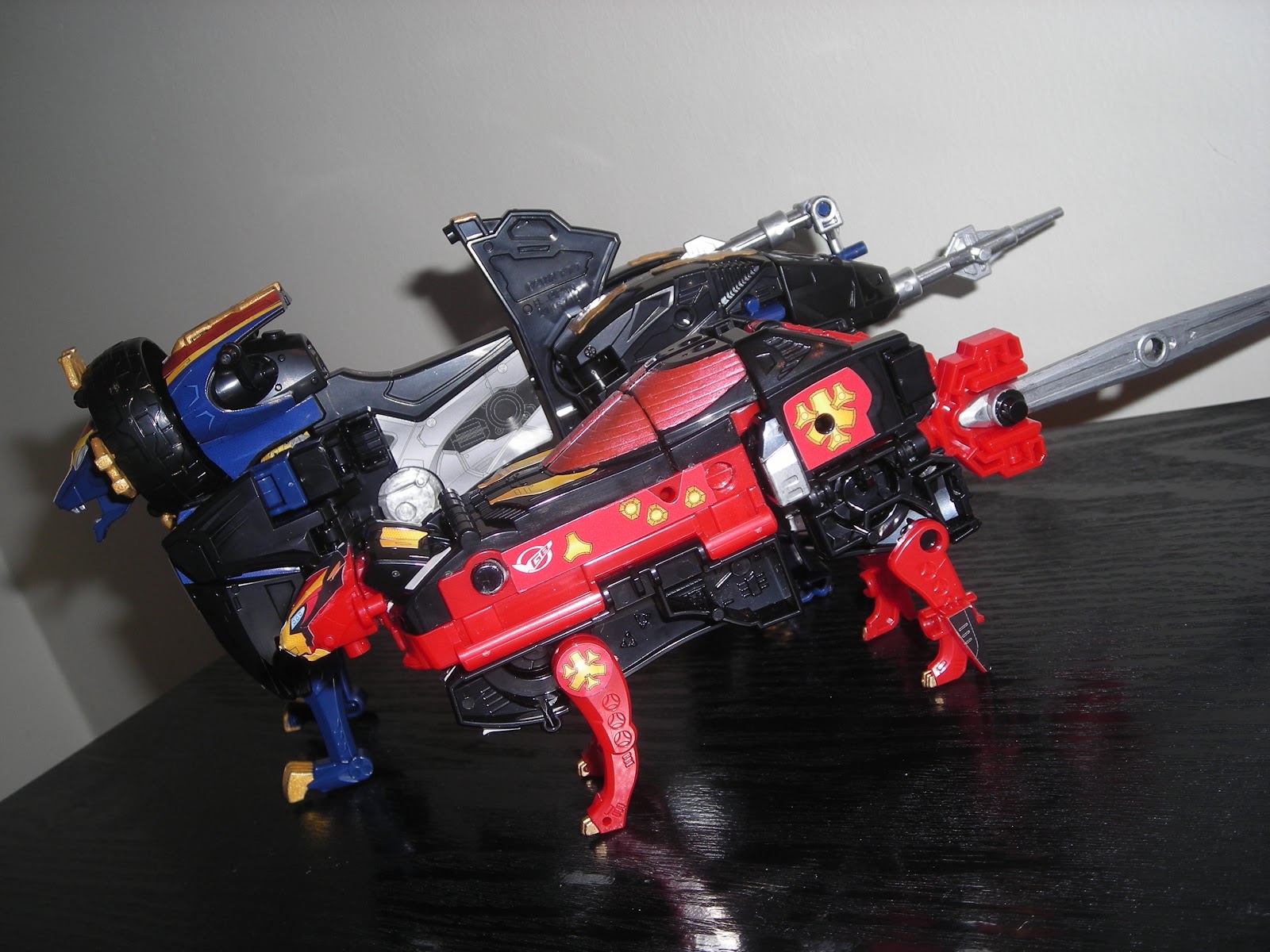 My Shiny Toy Robots: Toybox REVIEW: Tokumei Sentai Go-Busters Minipla ...
