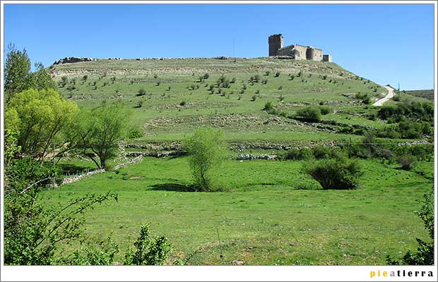 Pueblos rojos y negros de la sierra de Ayllón
