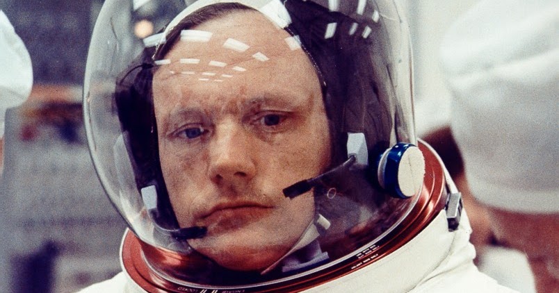 Apollo 11 Timeline: 1969/07/03: Neil Armstrong in tuta e casco prima di ...