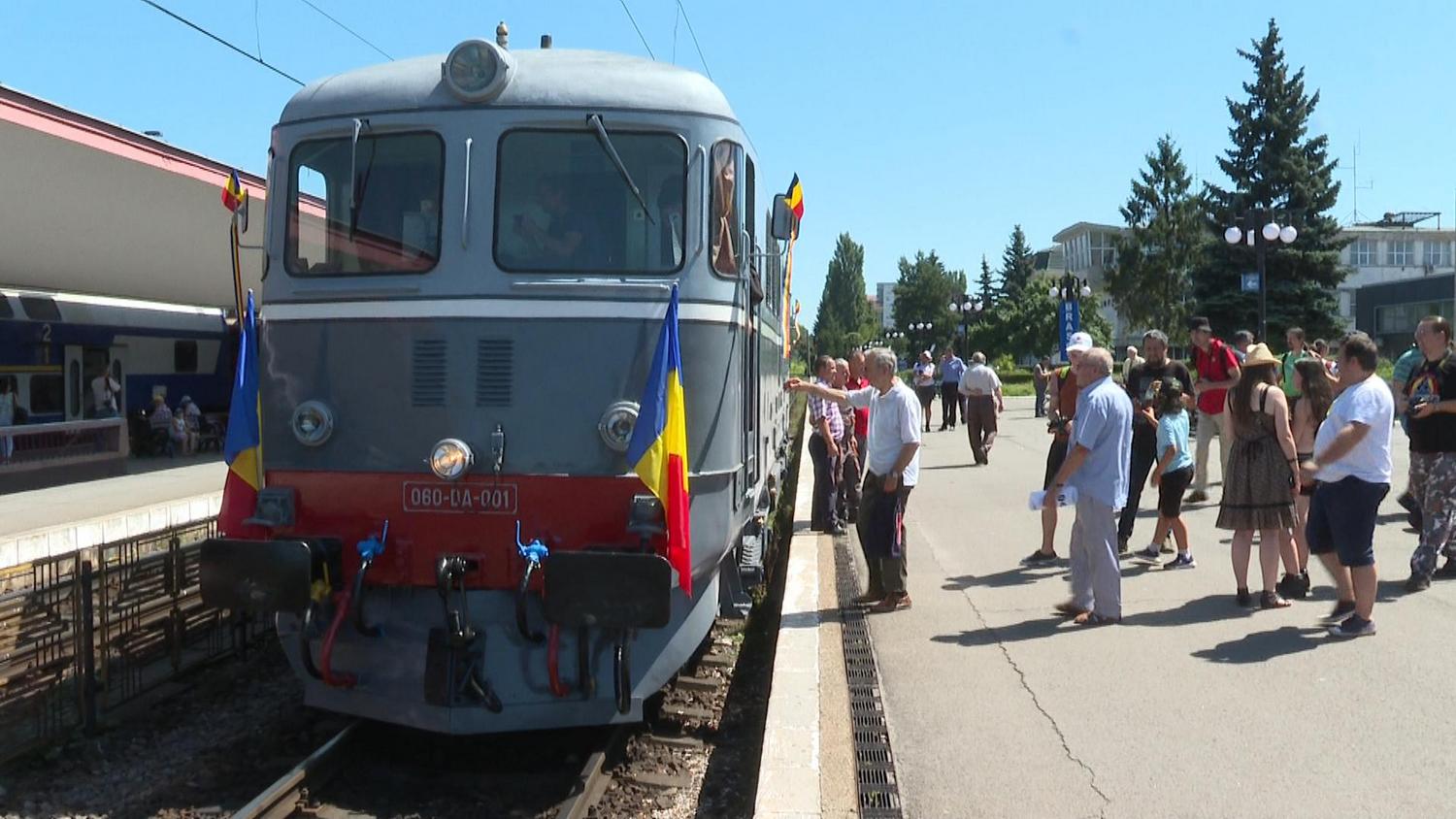 Prima locomotiva diesel electrica 060-DA din Romania, intrata in ...