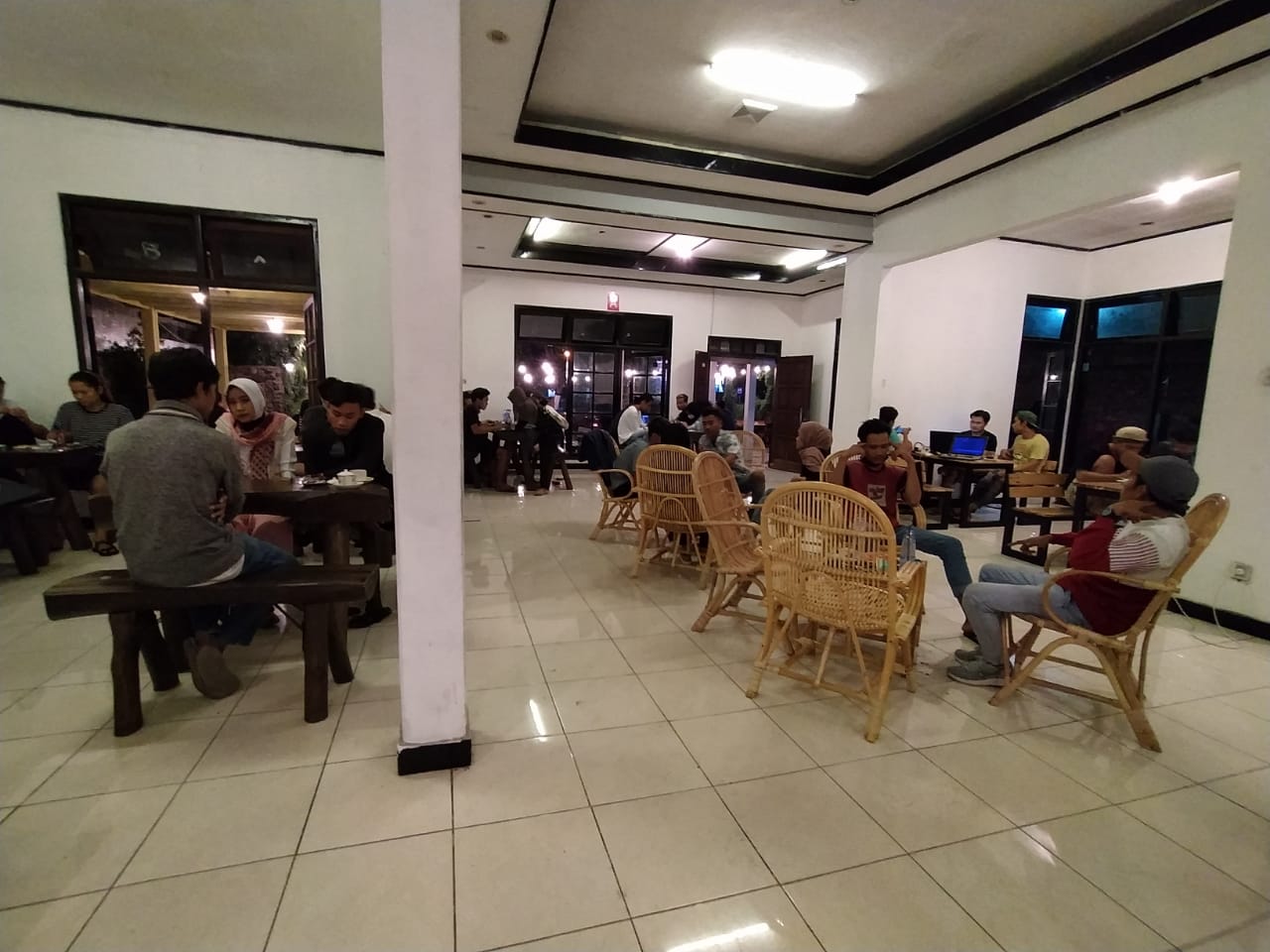 Review Cafe: Kafe Basabasi-Timoho