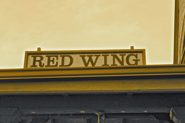 Russman's spot: Pretty Red Wing