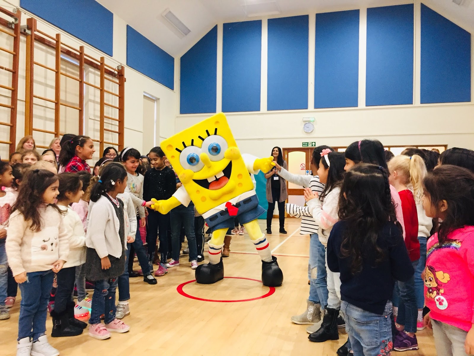 NickALive!: Hertfordshire Pupils Soak Up the Fun with SpongeBob ...