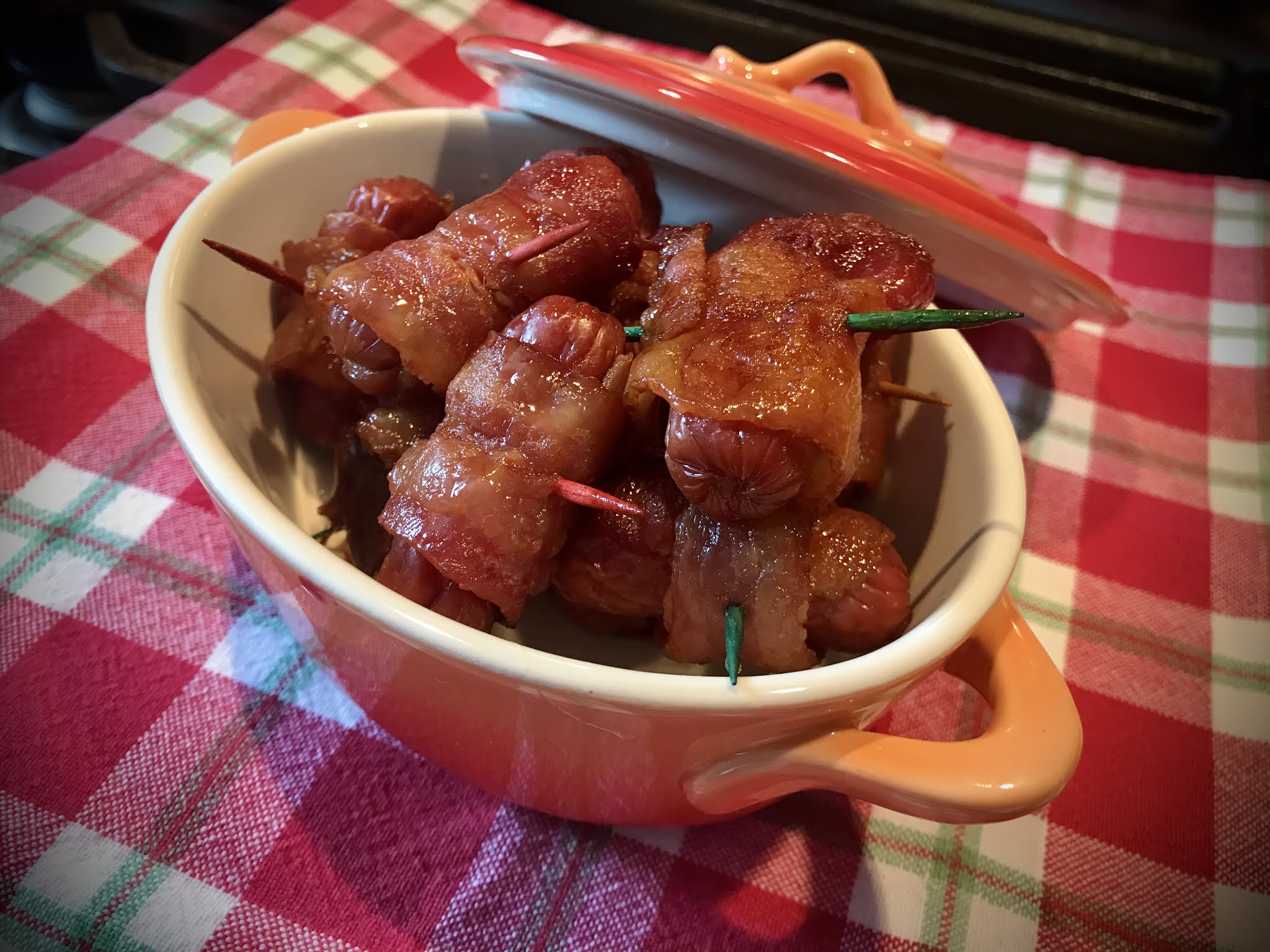 Saucisses cocktail & bacon :))