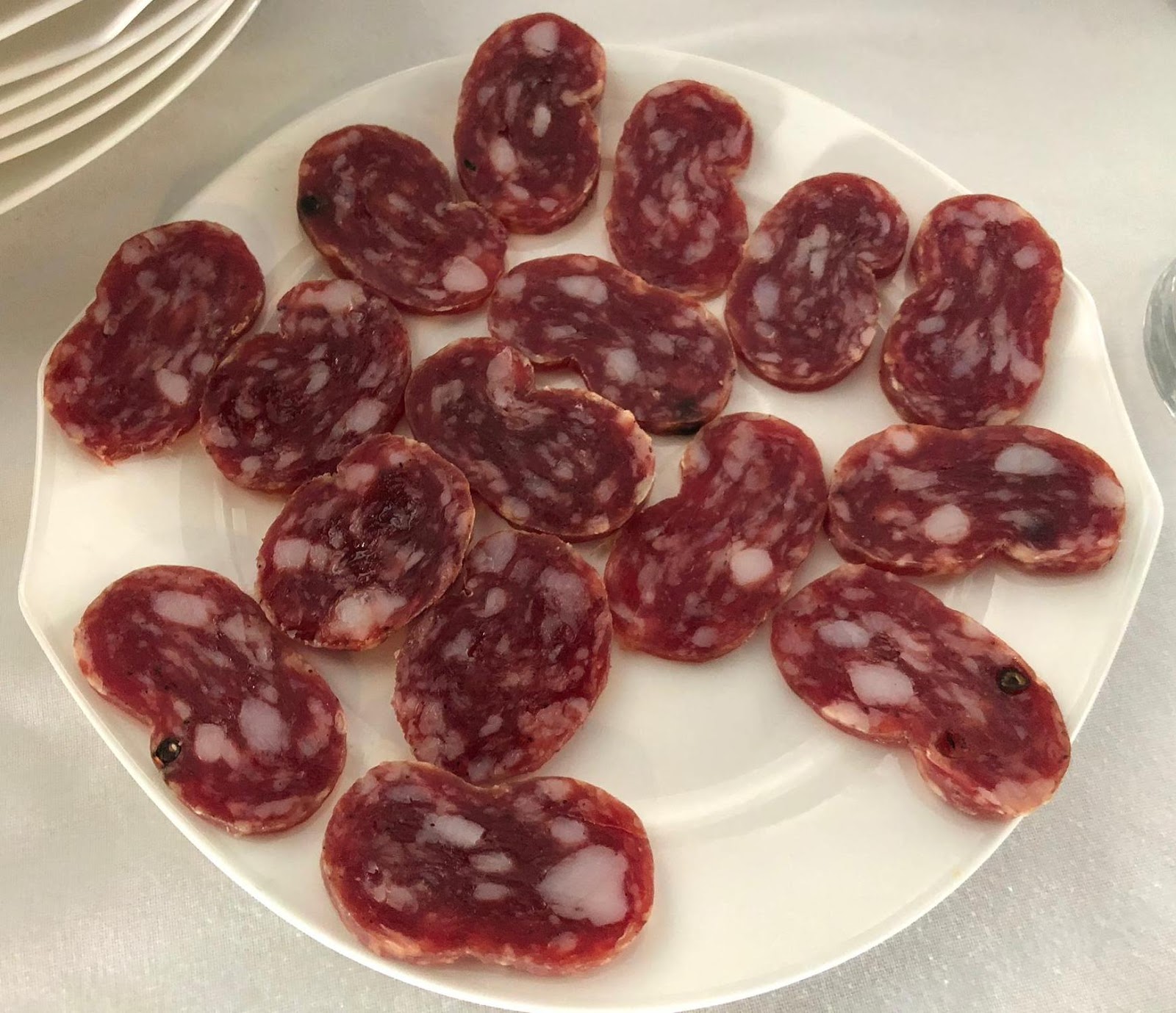 katablok: "El vi encén la nostra taula"*