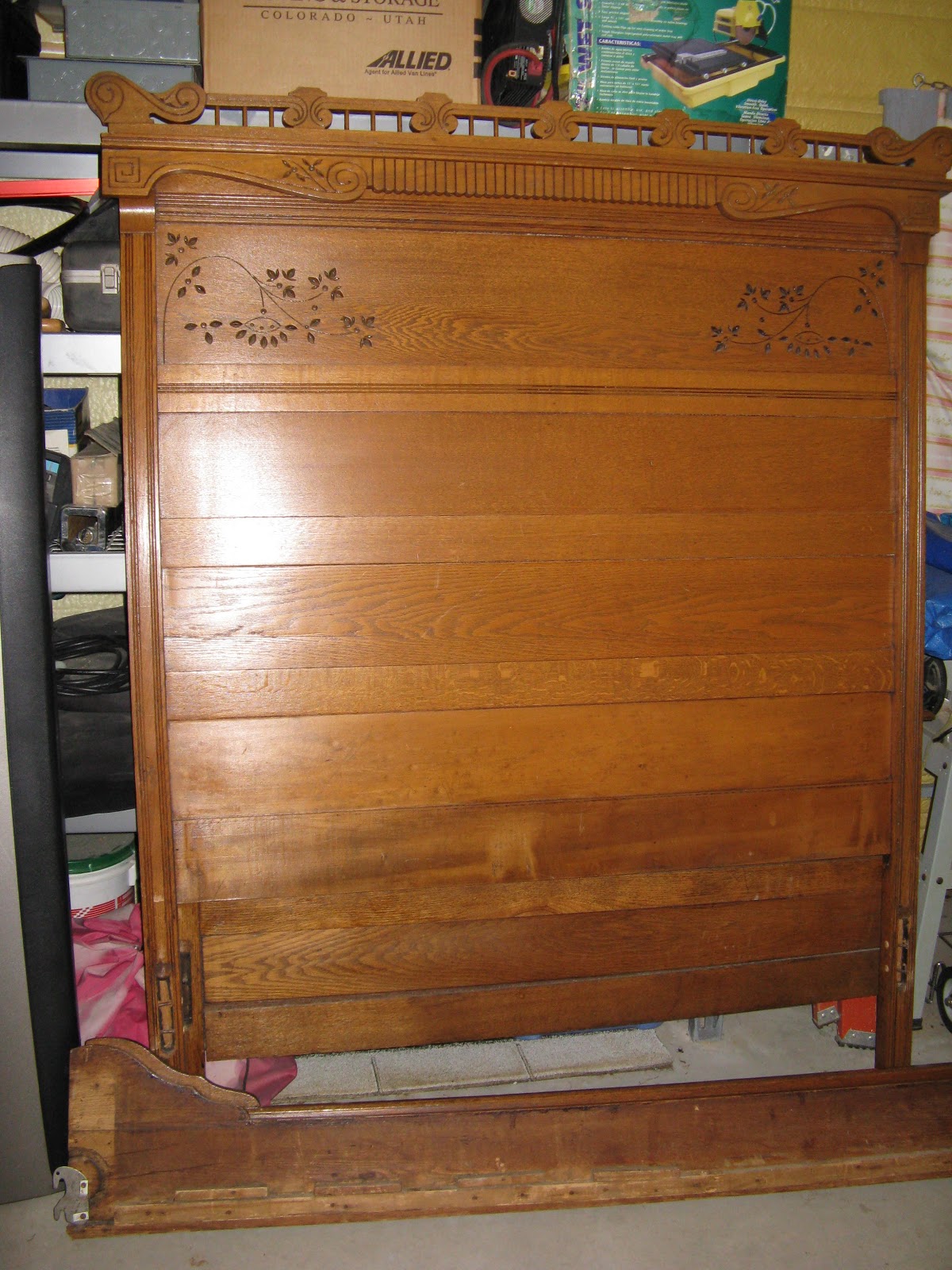 .: Antique spoon carved bed