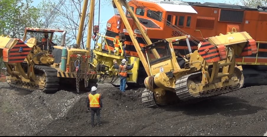 Industrial History: MoW: Sidebooms or sidewinder (a dozer with a boom ...