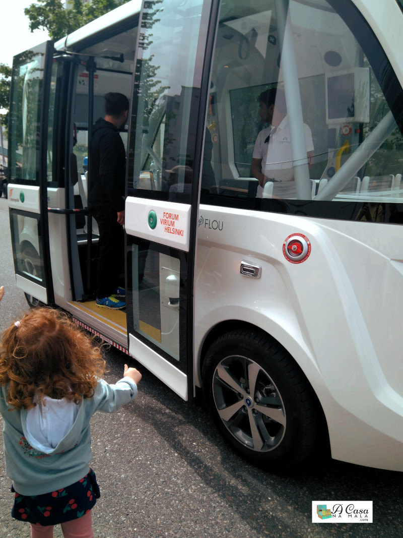 Robot Bus - Usando o Transporte do Futuro na Finlândia - A Casa na Mala
