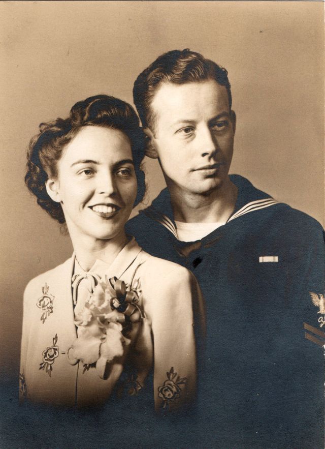 Wartime Marriage: Lovely Photos of WWII Soldiers With Their Brides ...