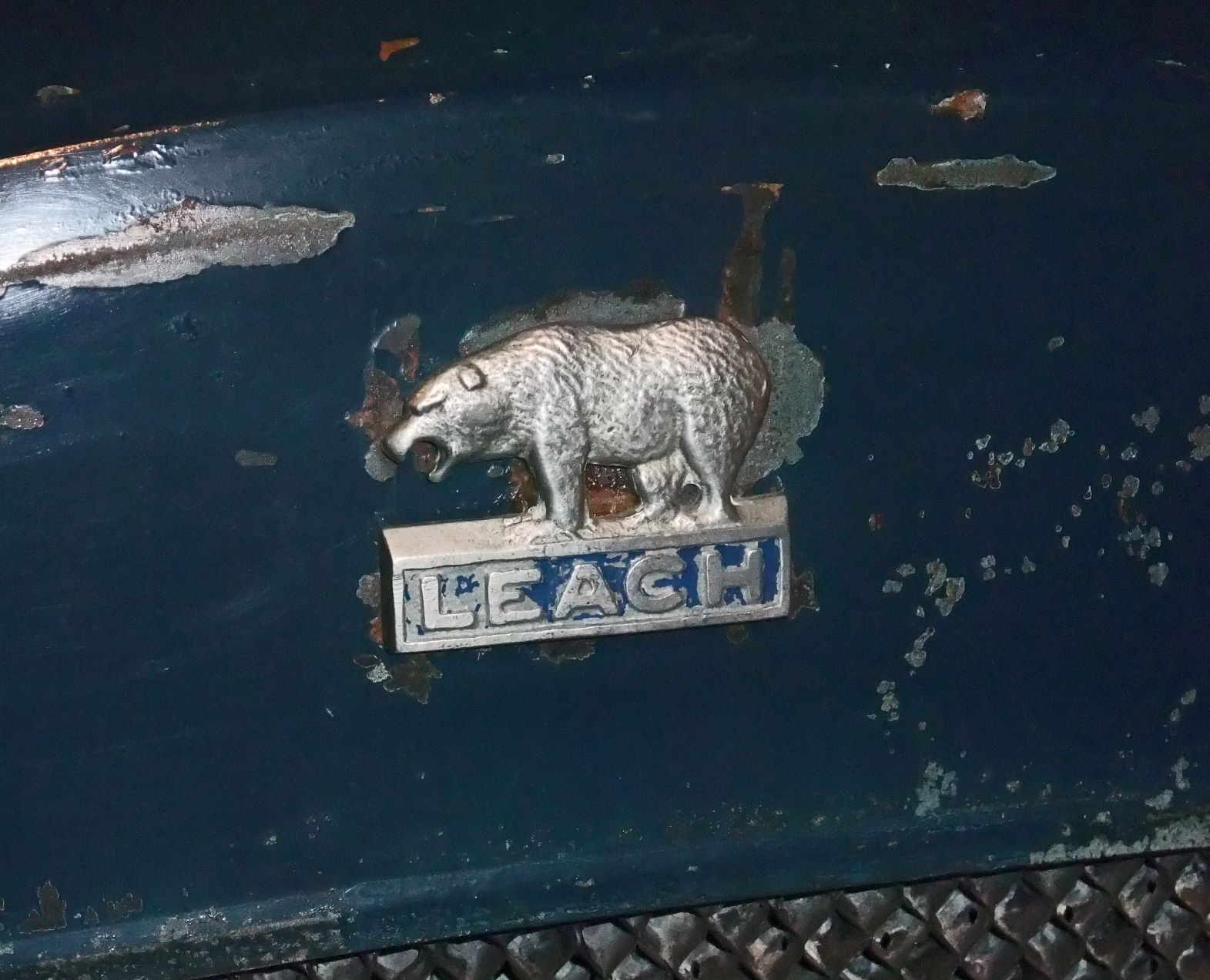 American Auto Emblems: LEACH