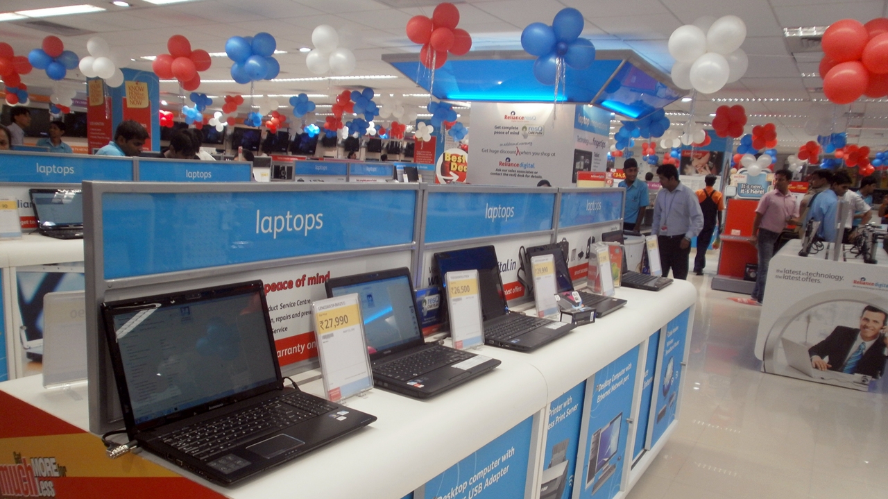 Dwarka Parichay News - Info Services: Emraan Hashmi launched Reliance ...