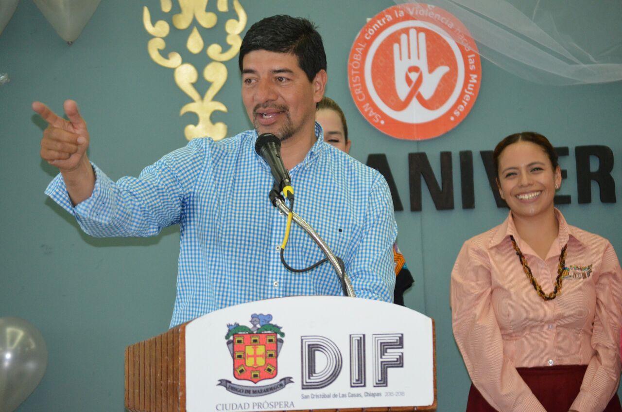 Felicita Marco Cancino A Club Por Aniversario