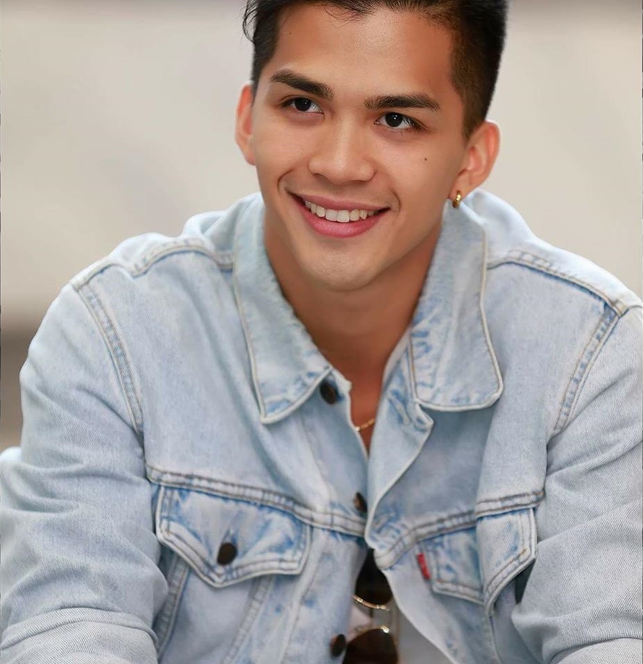 Man Central: Denver Hernandez: In Casual Wear