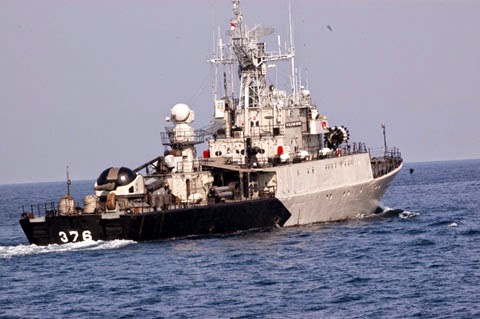 DEFENSE STUDIES: KRI Sultan Thaha 376 Dipasangi Meriam Type 730 CIWS