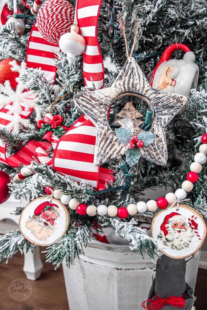 How to Make a Red and White Wood Slice Santa Garland - DIY Beautify ...