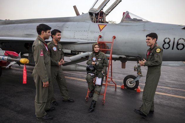 Pakistan Air Force Female Fighter Pilot, Ayesha Farooq | Pakistan ...
