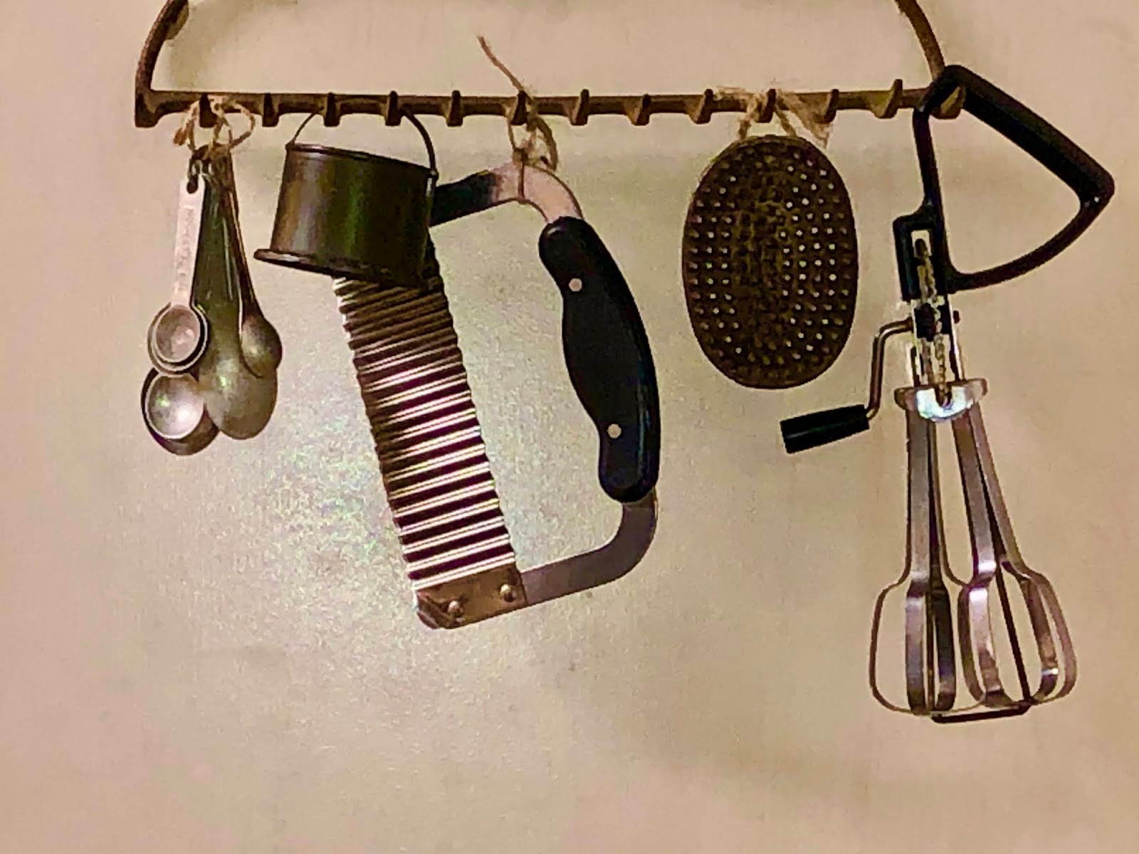 Ms. Nancy's Nook : My Vintage "Rake Rack" DIY