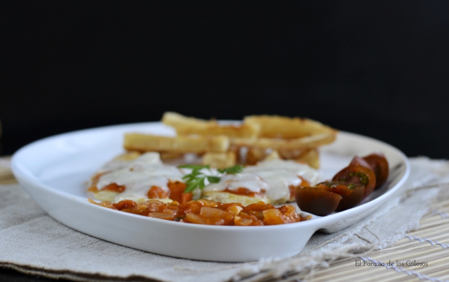 Paraiso: POLLO CON SALSA MARINARA Y YUCA FRITA