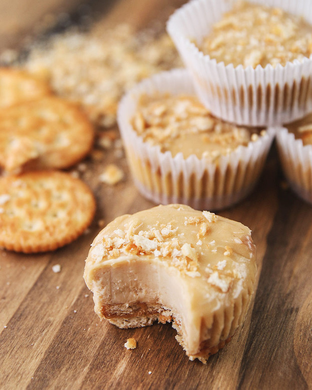 There's a Hippy in the Kitchen: Ritz Peanut Butter Cheesecake Dessert