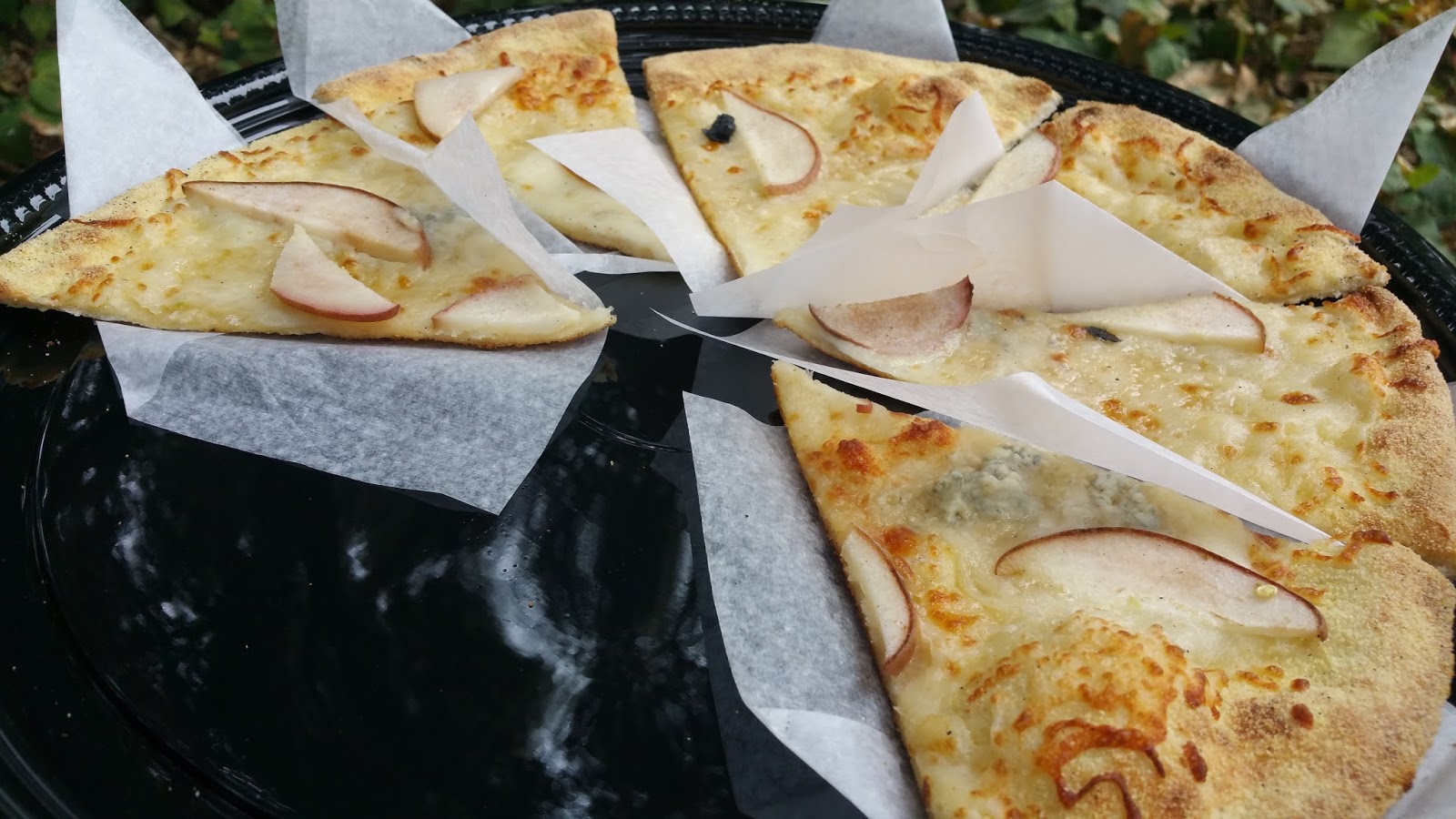 The Pear Bridge Dinner Celebrates Farm-to-Fork - Munchie Musings