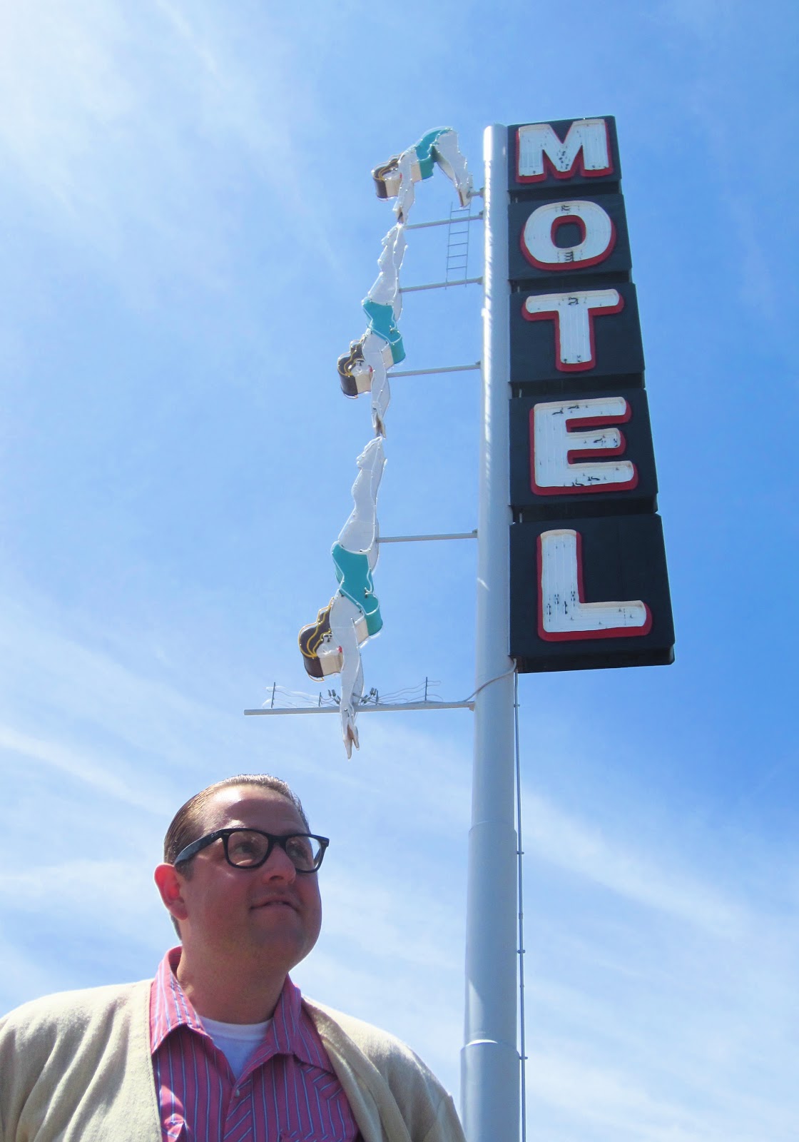 wacky tacky: Signs of the Times: Starlite Motel