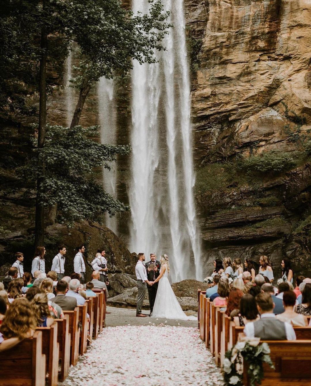 64 Stunning wedding venues decoration around the world | MÉLÒDÝ JACÒB