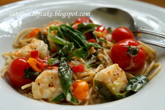 Piece of Cake: Spaghetti with Prawns in Creamy Tomato Sauce