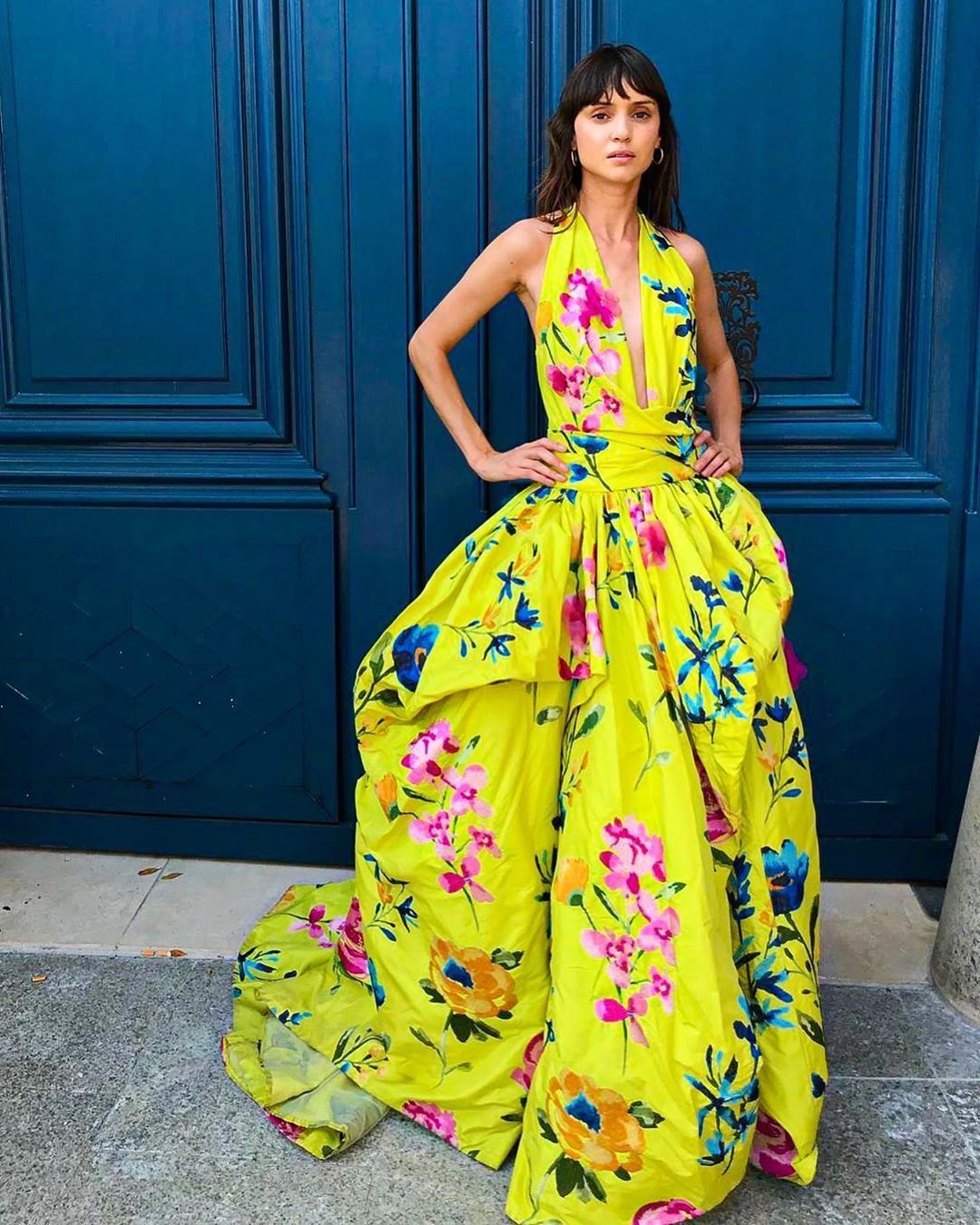 we provide you with the most popular women's clothing shoes and hats ...