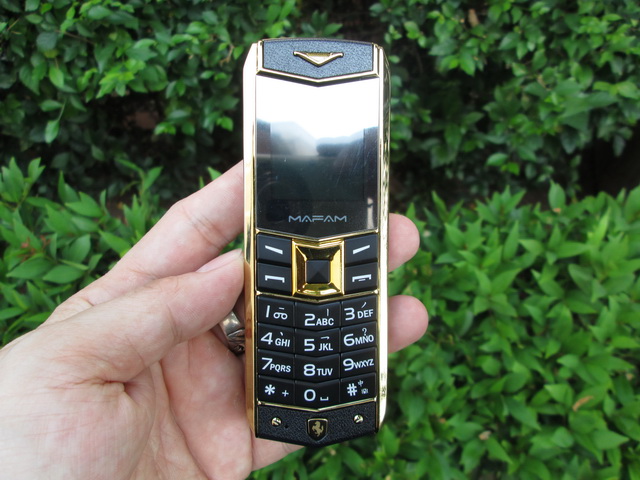 CNC virtual: Handphone Aneh, Antik dan Unik (Antique & Unique Cell Phone)