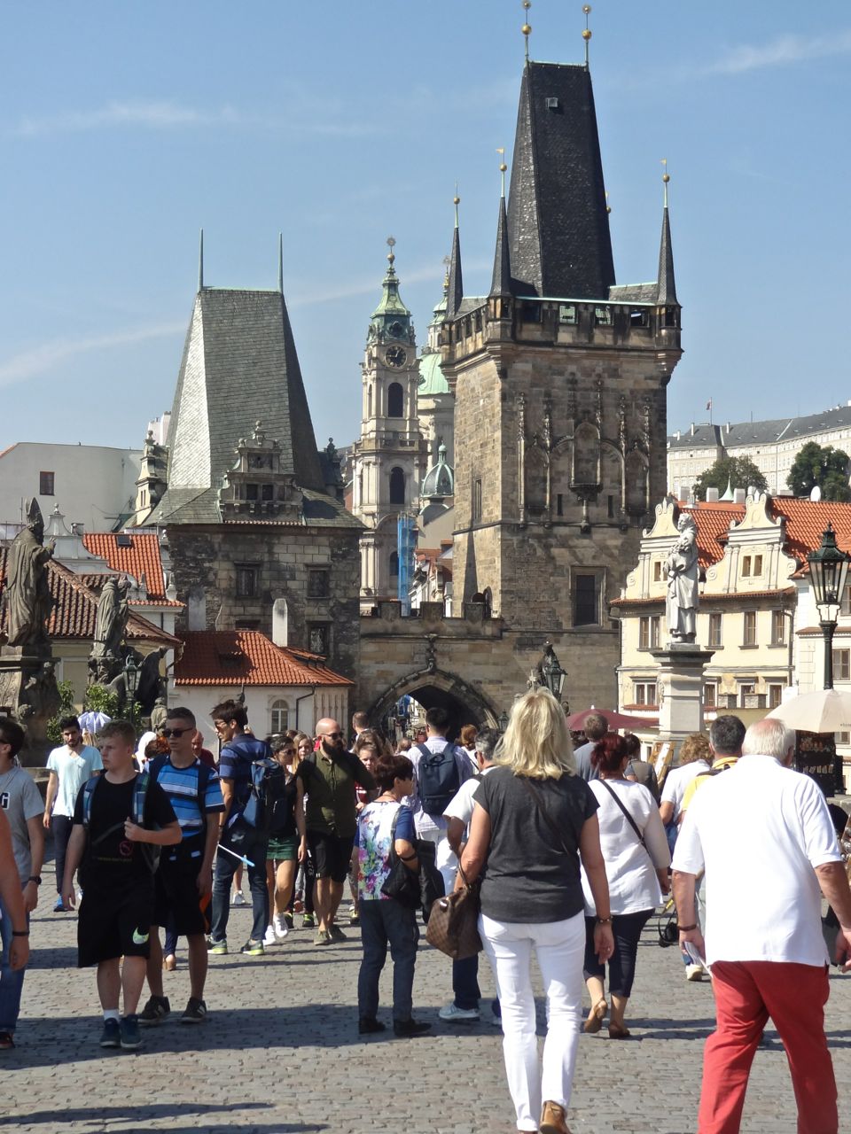 Scrumpdillyicious: Prague's Charles Bridge, St Vitis Cathedral & Castle