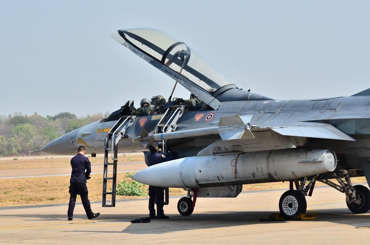 THAIDEFENSE-NEWS: Photo Gallery: Fighter Jet & Weapon - Royal Thai Air ...