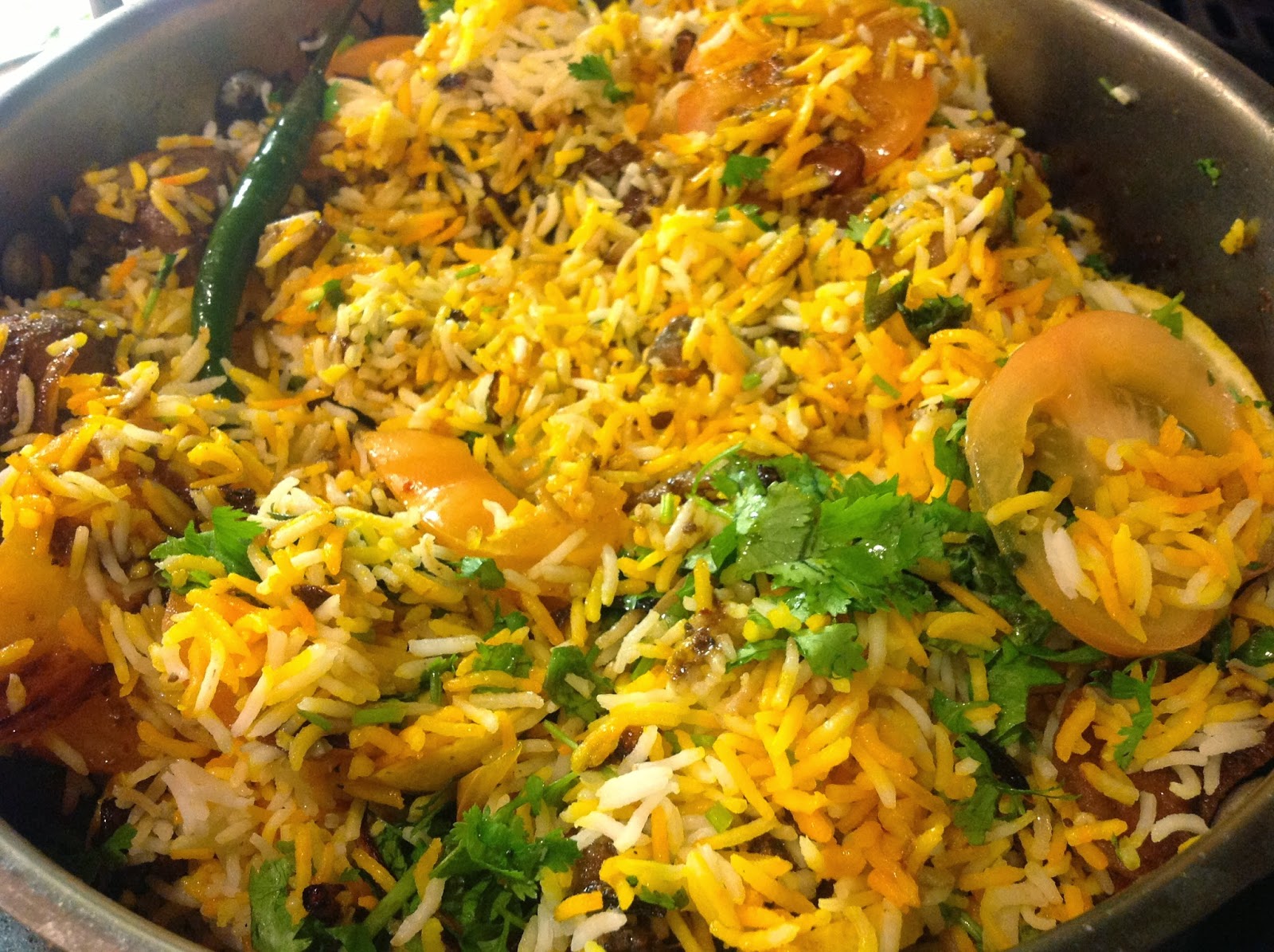 This Muslim Girl Bakes: Chicken Sindhi Biryani with Garlic Salad Raita