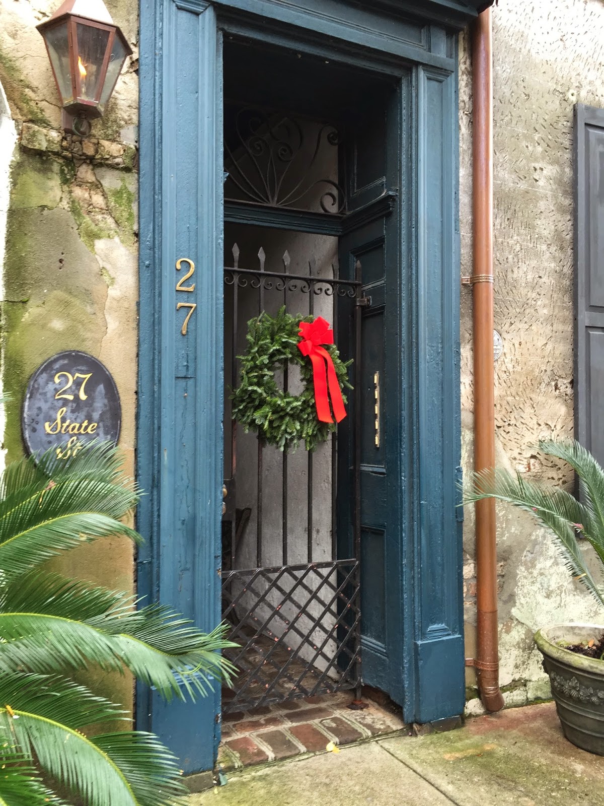 Love Living at Home: 19 great ideas for colorful entry doors