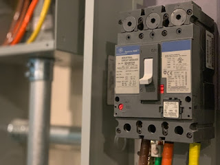 What is a Switchgear ? Definition, Types And Features