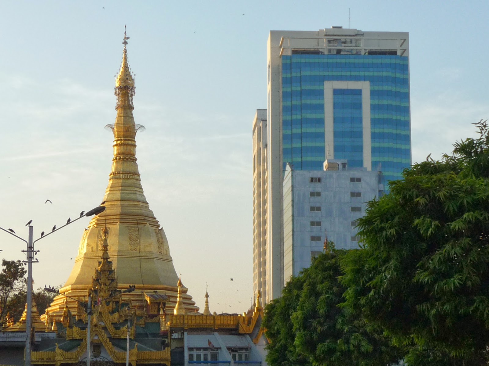 LouLou the Travel Bug: Warmly Welcome to YANGON, MYANMAR
