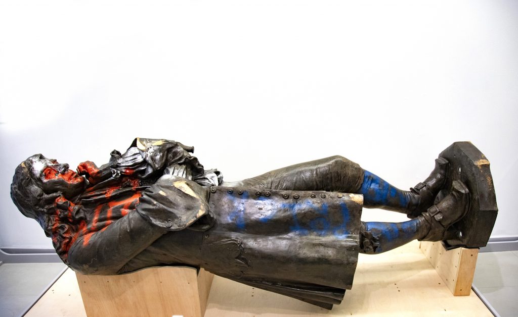 Drawing : Graffiti and the Colston statue