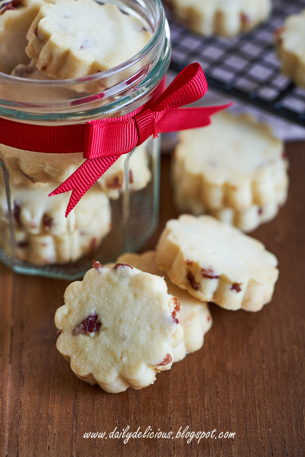 dailydelicious: Cranberry Shortbread