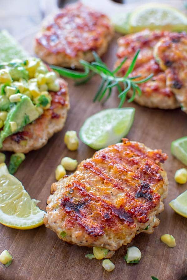 CHICKEN BURGERS WITH AVOCADO CORN SALSA - Recipes My Era