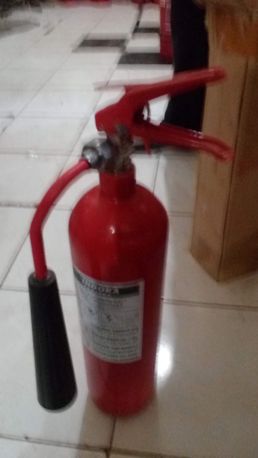 JUAL APAR MALANG: Tabung Apar Di Mobil Di Malang