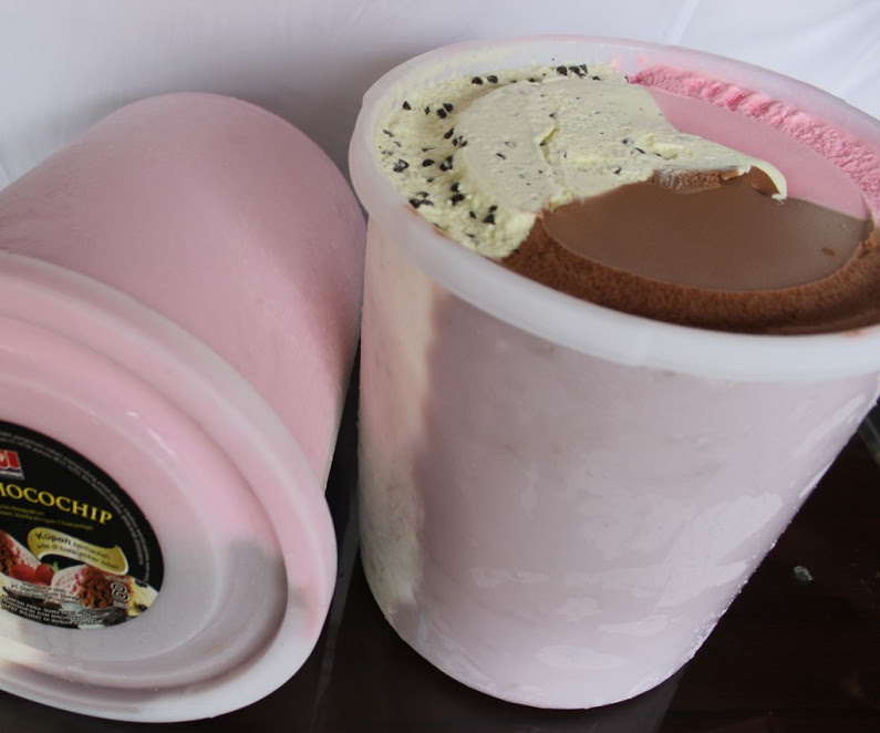 Es krim diamond neapolitan 8 ltr: Es krim diamond neapolitan 8 ltr ...