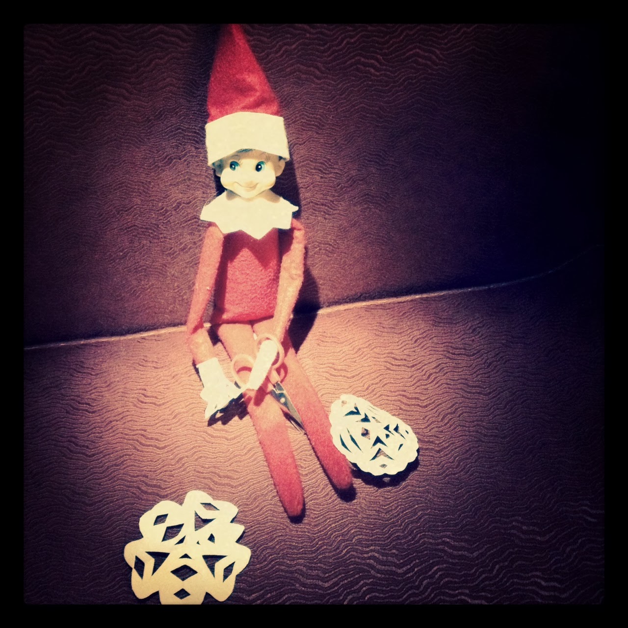 Life in Random Bits: 7 days of easy Elf on the Shelf ideas