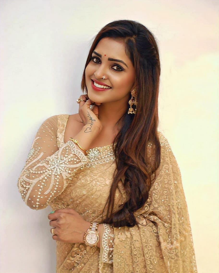 Bold and Beautiful Indian Girls Random Saree Images