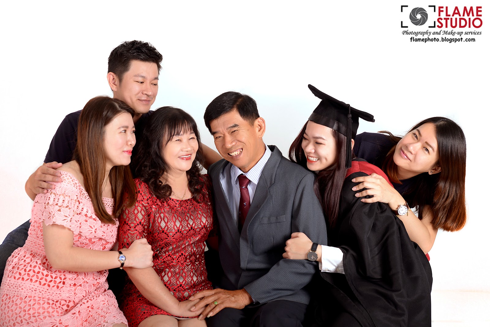 Flame Graduation Photography Studio: Graduation Convocation Family ...