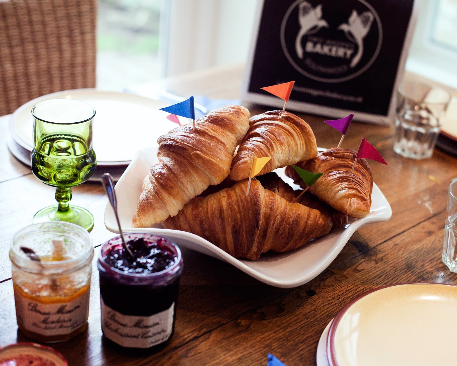 "NEVER EAT WOBBLY JELLY": TWO MAGPIES BAKERY // SOUTHWOLD