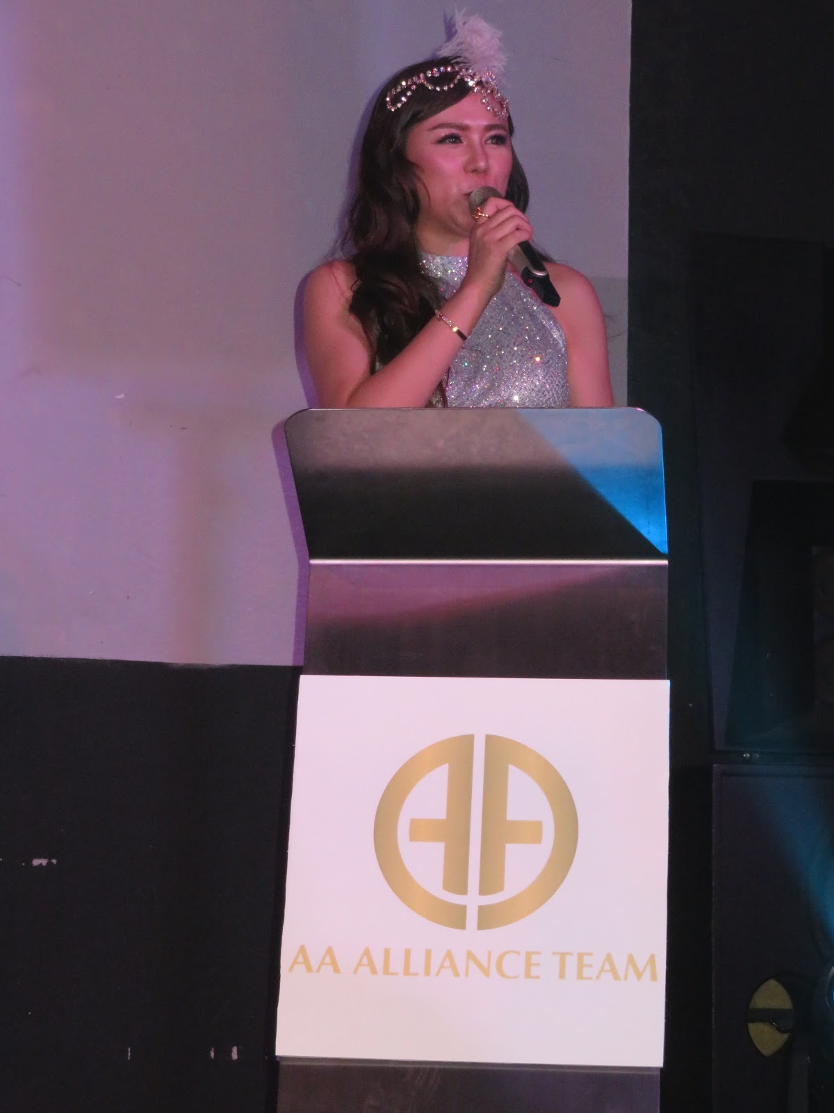 Kee Hua Chee Live!: BEAUTY QUEEN ANNIE LOW, MALAYSIA'S BEST PERFORMING ...